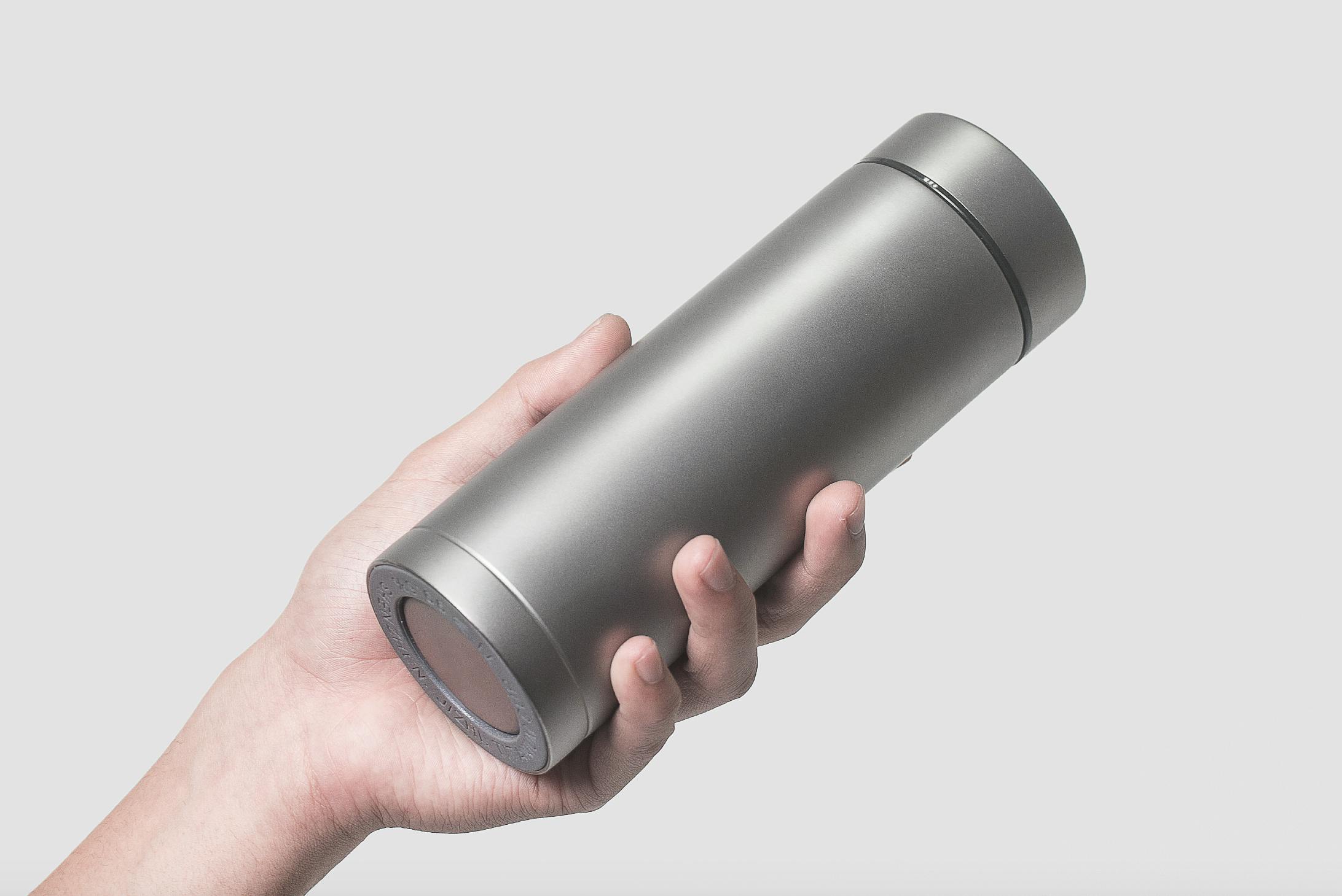CrowdOx - World’s First Pure Titanium Thermos Vacuum Bottles